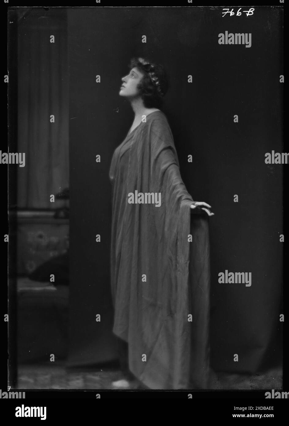 Freeman, Helen, Miss, portrait photograph. Genthe photograph collection ...