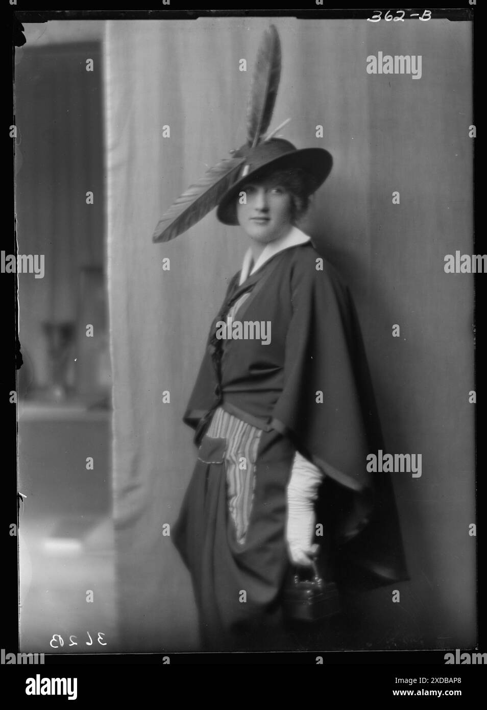 Posed photograph young woman Black and White Stock Photos & Images - Alamy