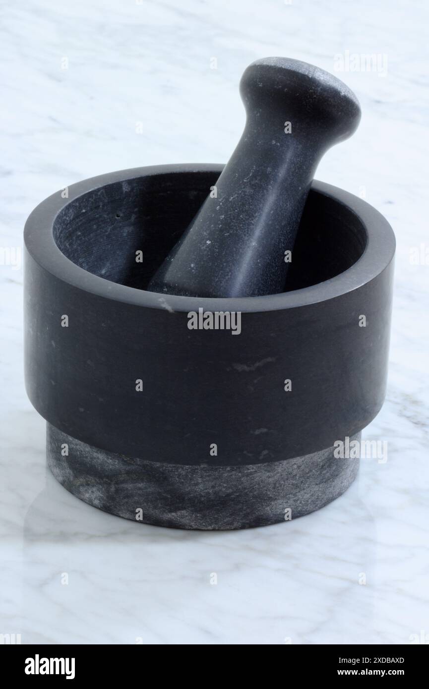 Marble mortar pestle spices hi-res stock photography and images - Alamy