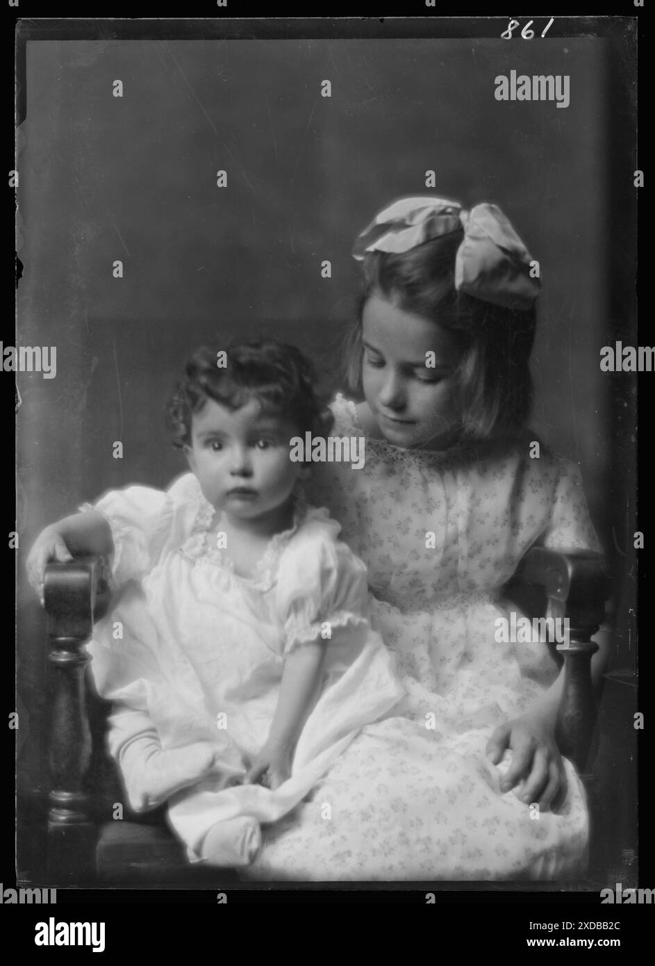 Silvester, Mrs., children of, portrait photograph. Genthe photograph ...