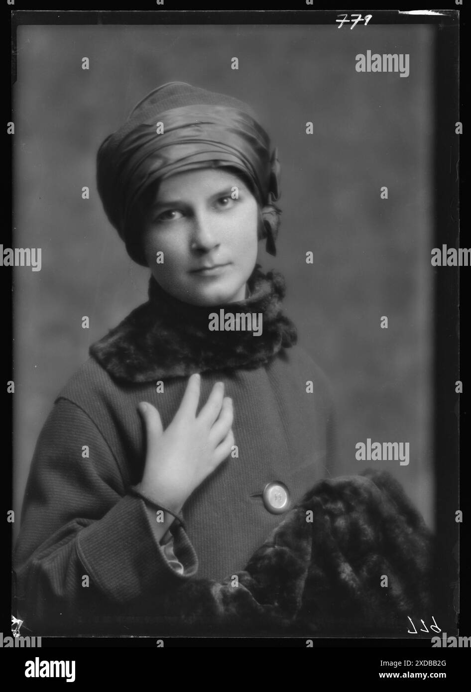 Graham, Dorothy, Miss, portrait photograph. Genthe photograph ...