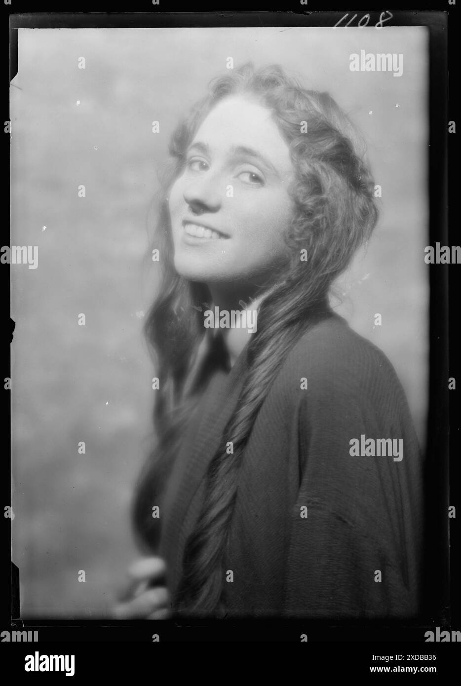 Kingdon, Elsie, Miss, portrait photograph. Genthe photograph collection ...