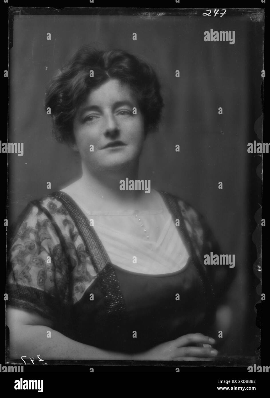 Norris, Charles G., Mrs., portrait photograph. Genthe photograph ...