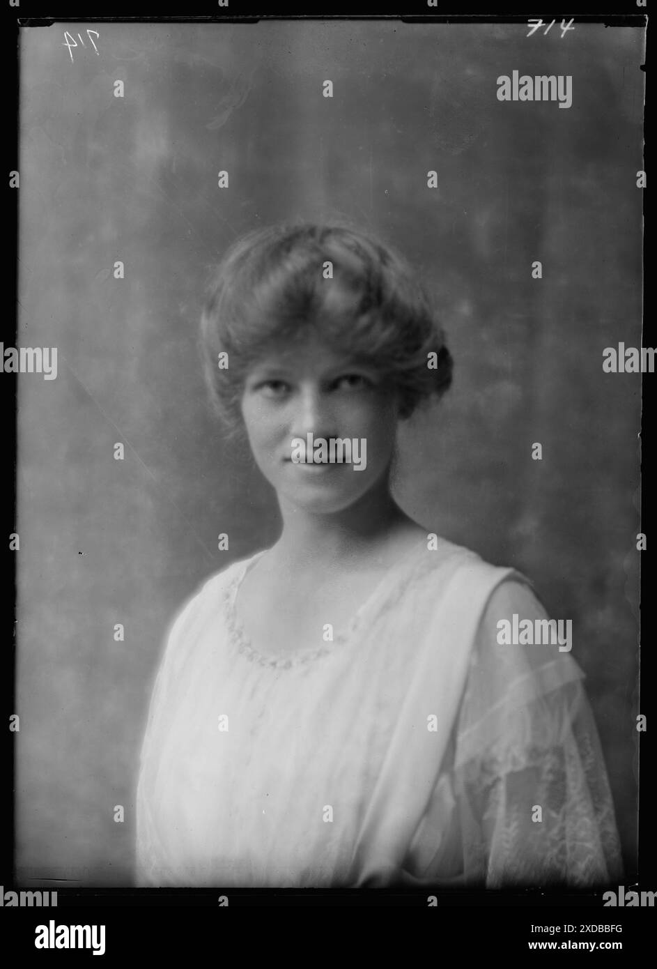 Ward, Jane, Miss, portrait photograph. Genthe photograph collection ...