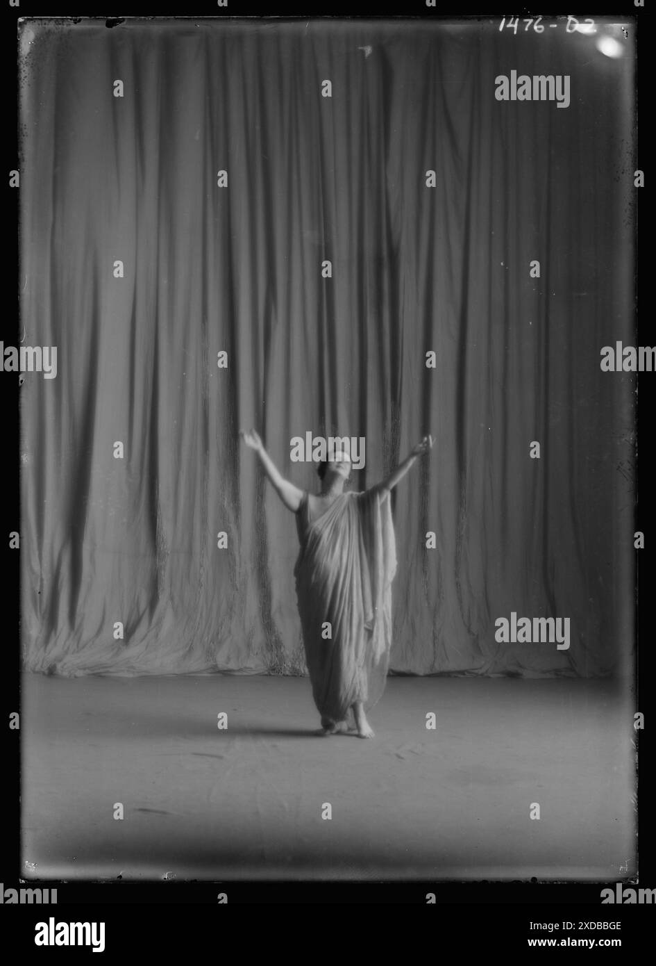 Duncan, Isadora, portrait photograph. Genthe photograph collection Stock Photo - Alamy