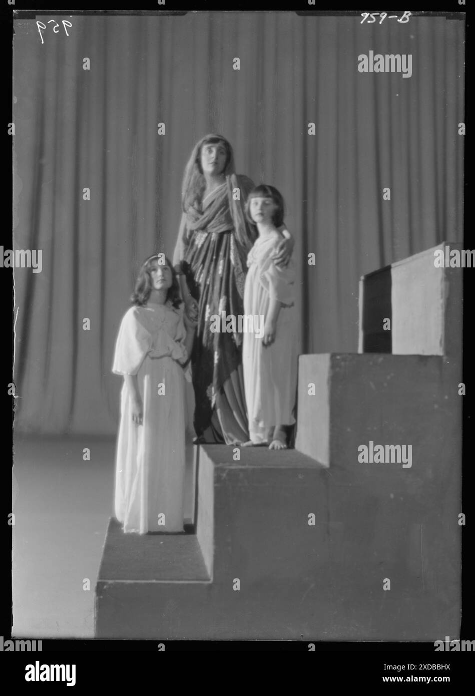 Scenes from Aedipus, a play by Augustin Duncan. Genthe photograph ...