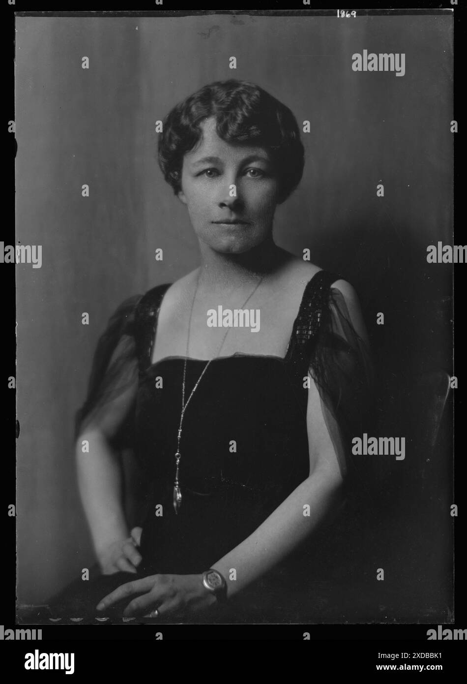 Mrs wallace winter hi-res stock photography and images - Alamy