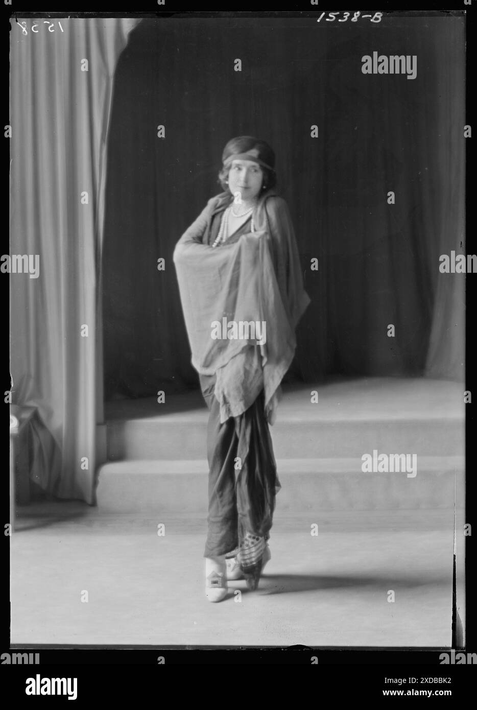 Duff-Gordon, Lady, portrait photograph. Genthe photograph collection ...