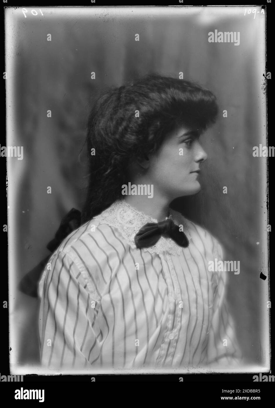 Scott, Beatrice, Miss, portrait photograph. Genthe photograph ...