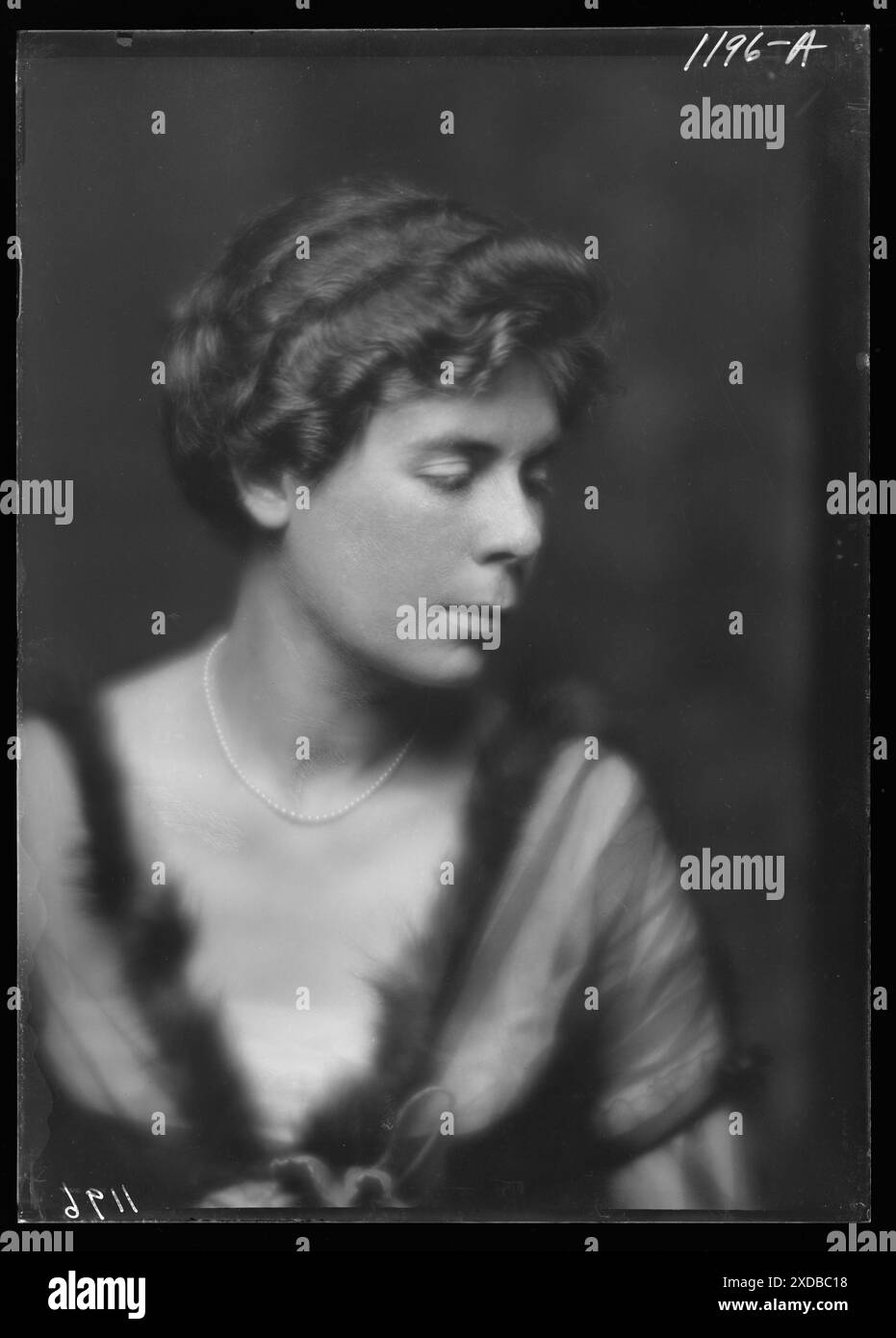 Cramer, Elizabeth, Miss, portrait photograph. Genthe photograph ...