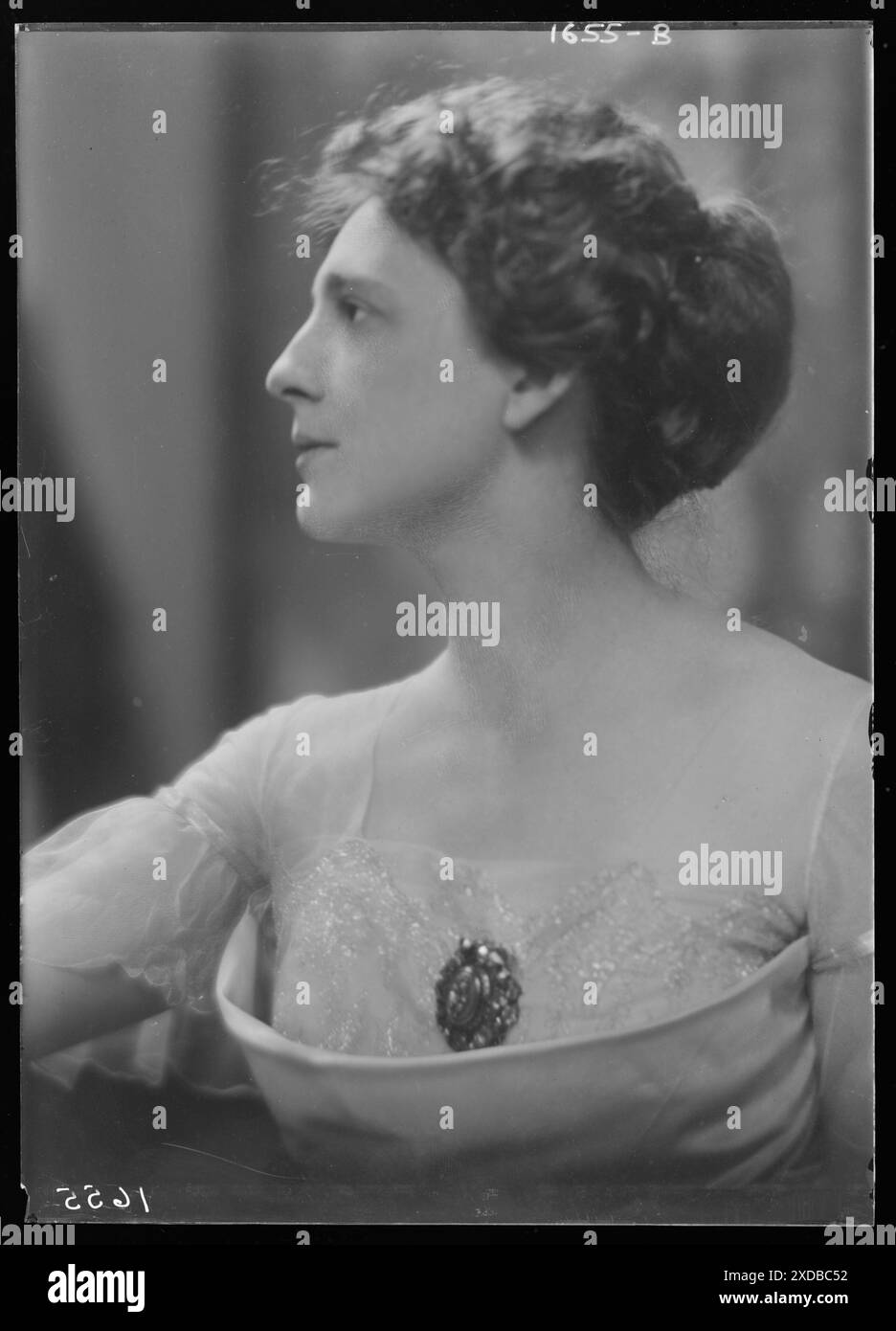 Dodge, D., Miss, portrait photograph. Genthe photograph collection ...