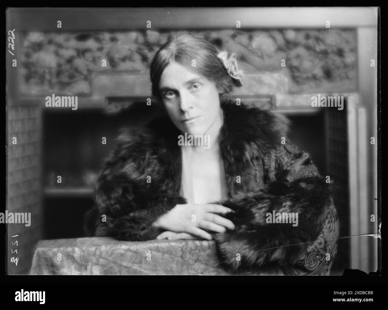 Roberts, Mary, Mrs., portrait photograph. Genthe photograph collection ...