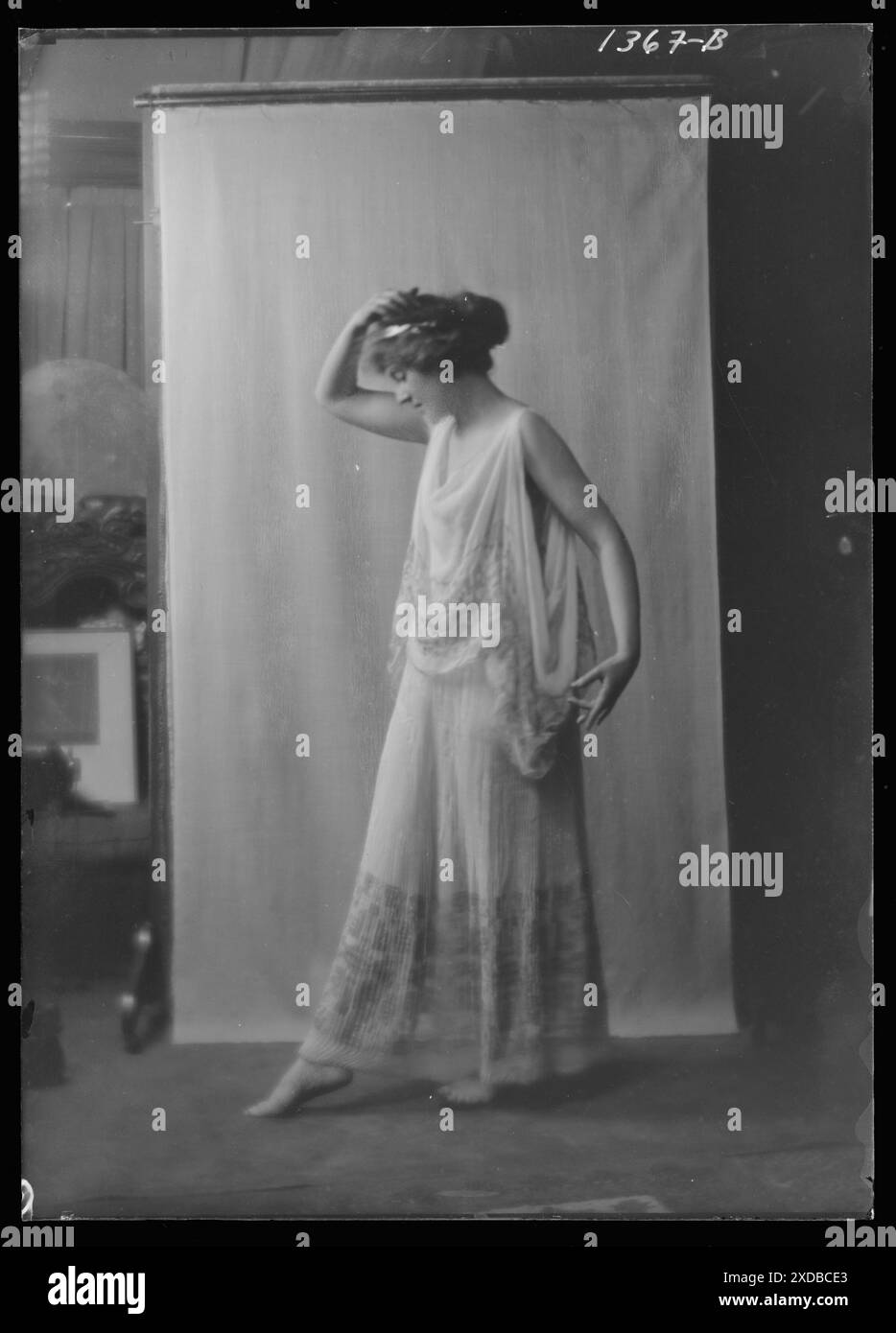 Vaughan, Edith, Miss, portrait photograph. Genthe photograph collection ...