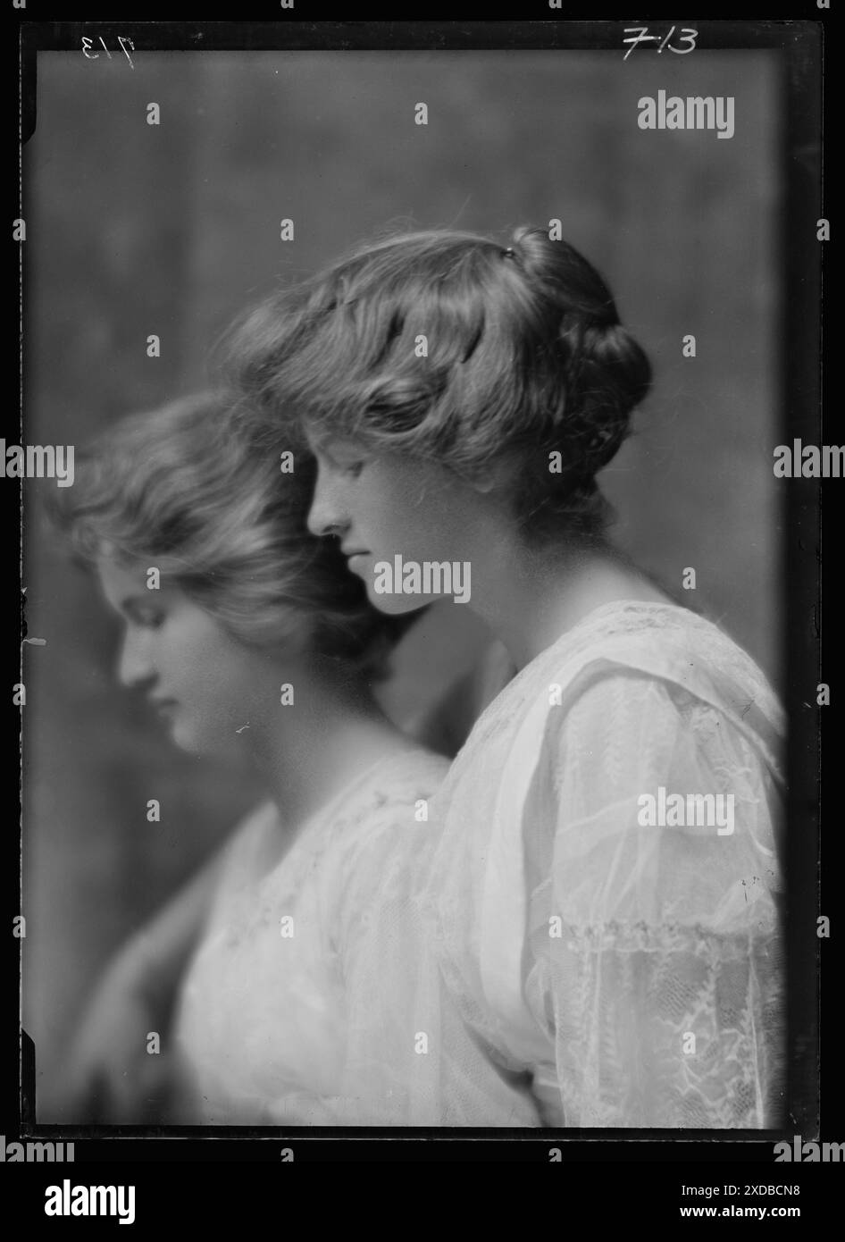 Ward, Dorothy, Miss, and Jane Ward, portrait photograph. Genthe ...