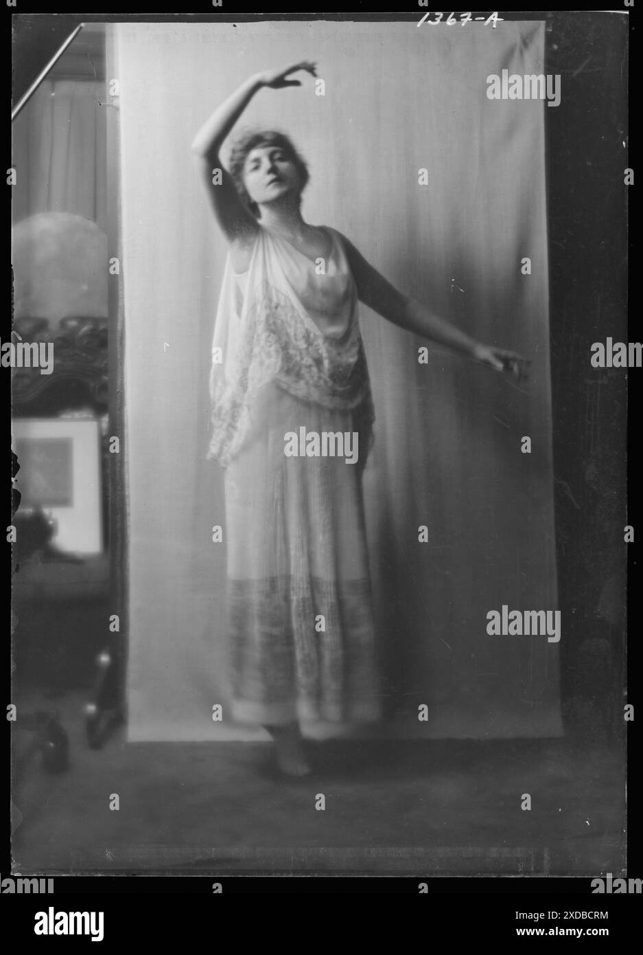 Vaughan, Edith, Miss, portrait photograph. Genthe photograph collection ...