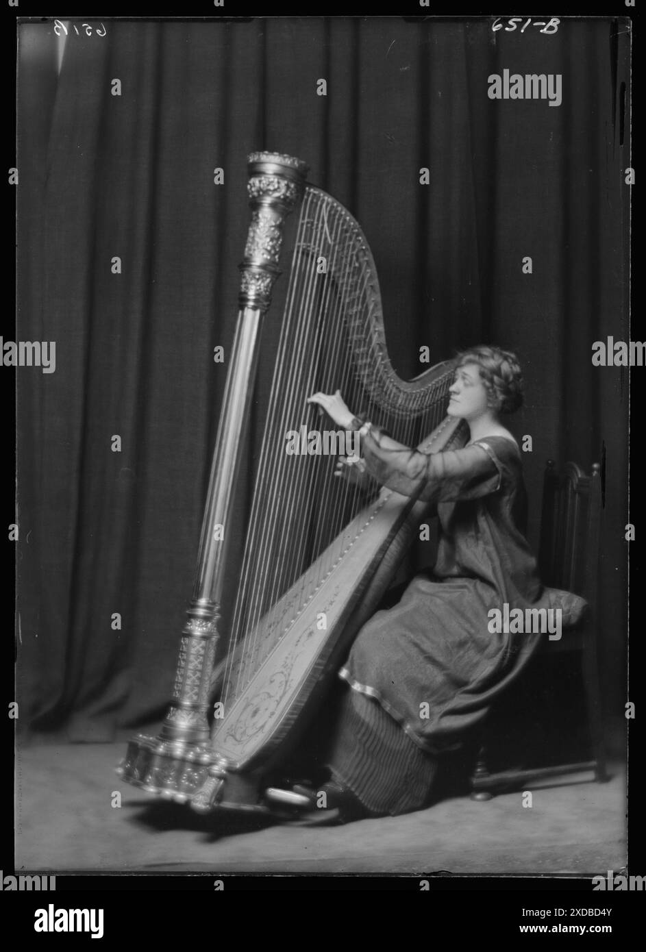 Dilling, Mildred, Miss, portrait photograph. Genthe photograph ...
