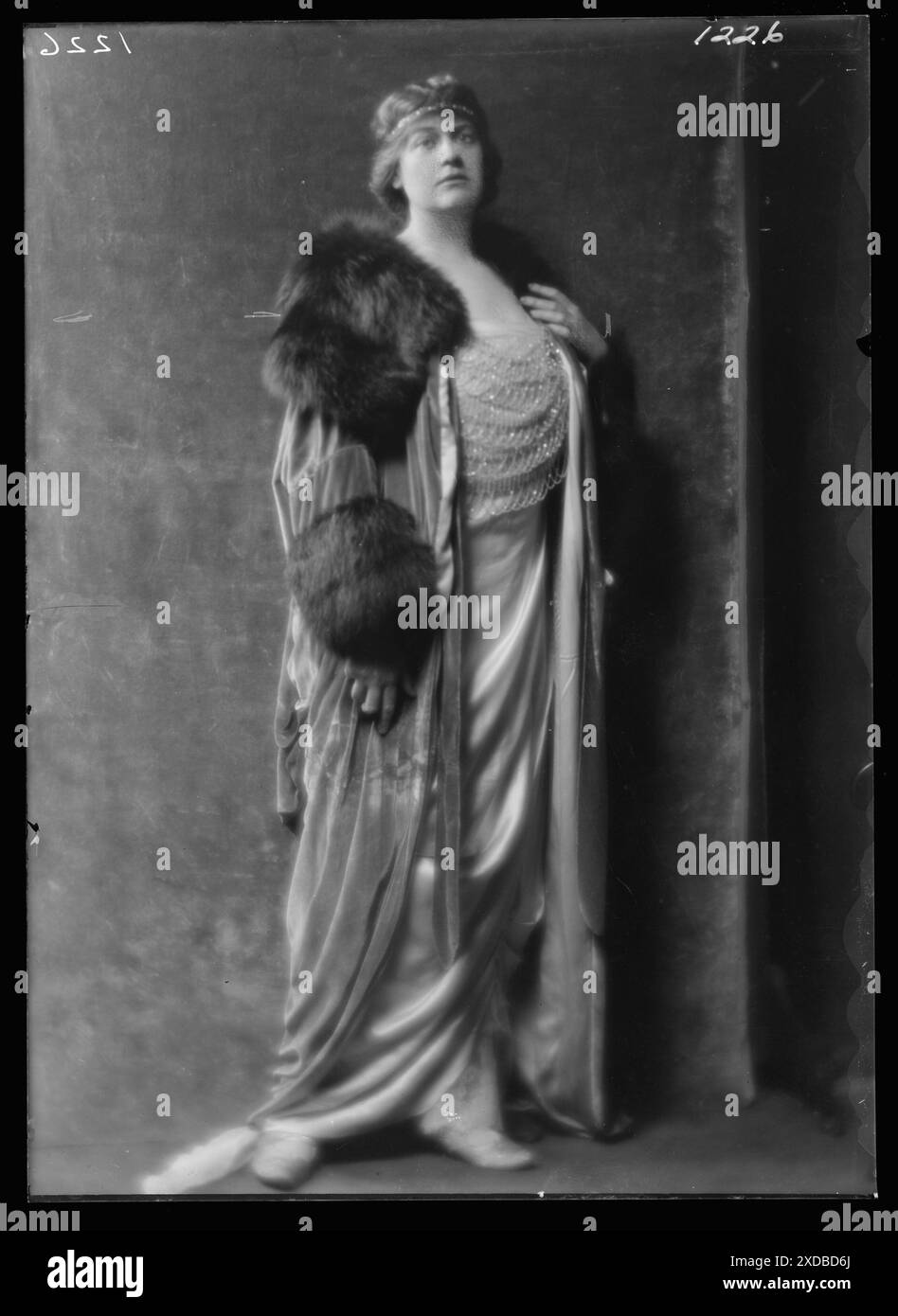 Lawton, Mary, Miss, portrait photograph. Genthe photograph collection ...