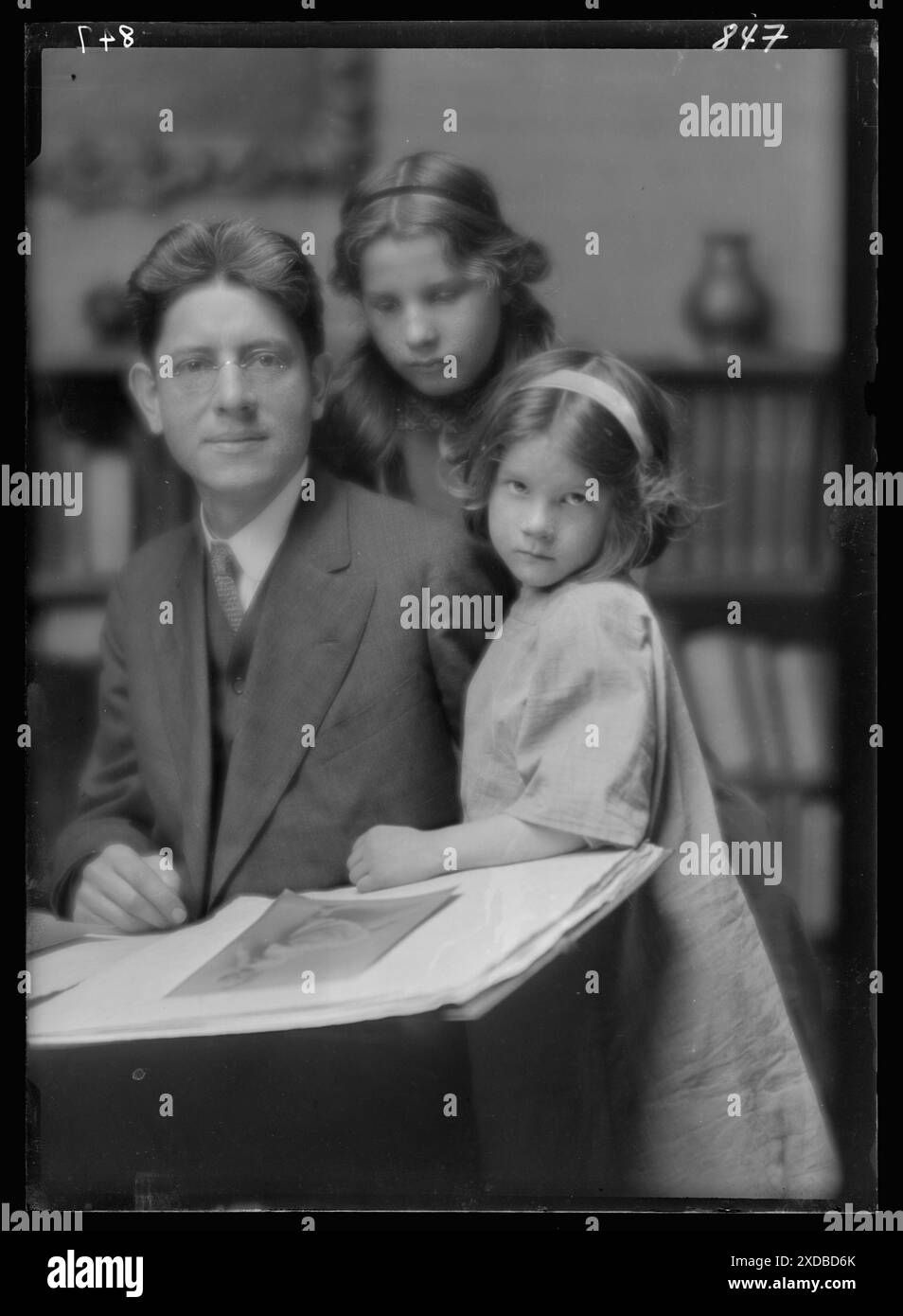 MacKaye, Percy, and daughters (Christina and Avia), portrait photograph ...
