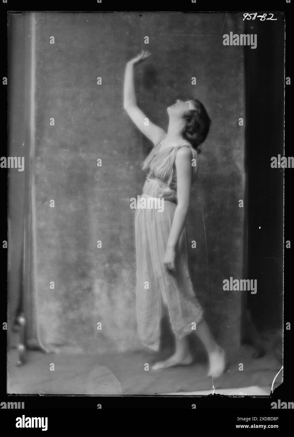 Isadora Duncan dancer. Genthe photograph collection Stock Photo - Alamy