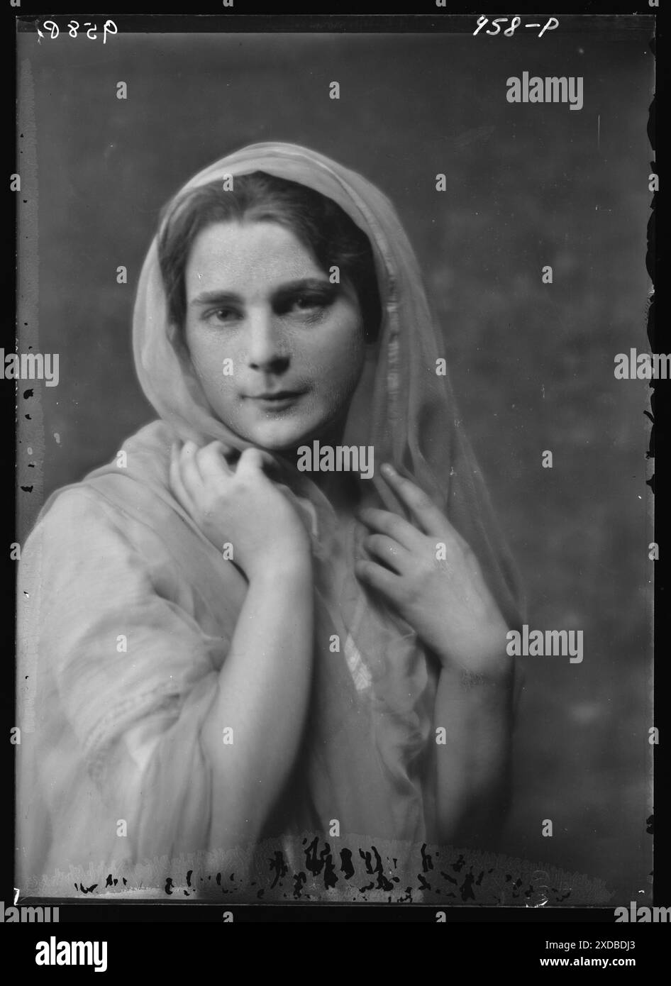 Isadora Duncan dancer, portrait photograph. Genthe photograph ...