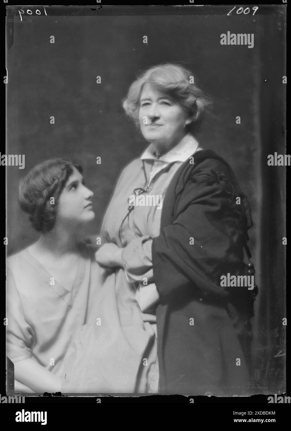 Terry, Ellen, Miss, and Anna Duncan, portrait photograph. Genthe ...