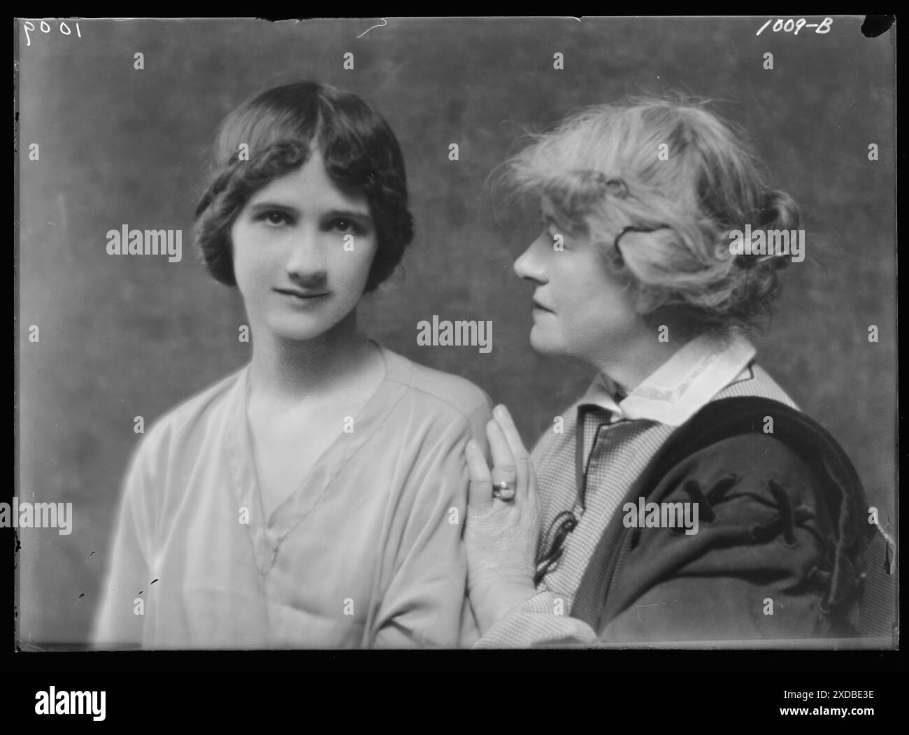 Terry, Ellen, Miss, and Anna Duncan, portrait photograph. Genthe ...
