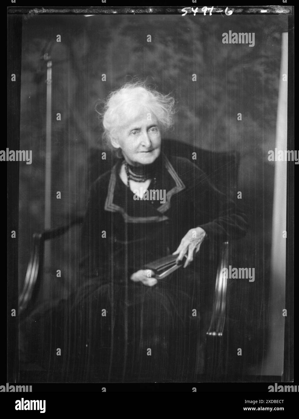 Ford, Mary, Miss, portrait photograph. Genthe photograph collection ...