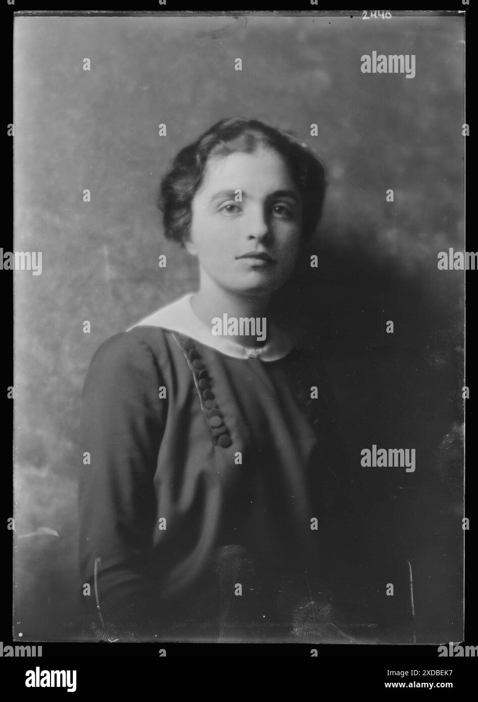 Ewing, George, Mrs., portrait photograph. Genthe photograph collection ...