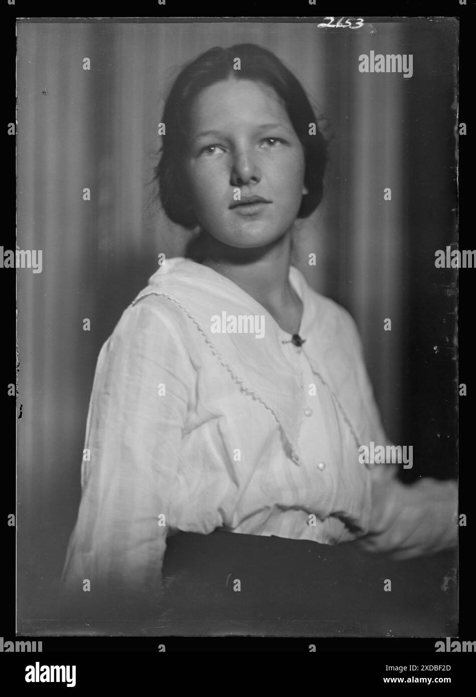 Smith, Baldwin, Mrs., portrait photograph. Genthe photograph collection ...