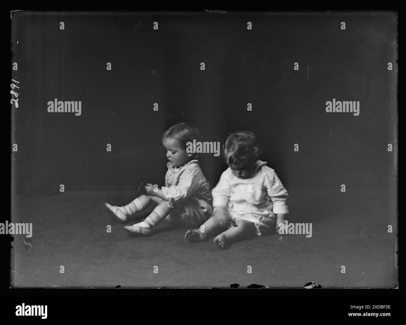 Mitchell, W.C., Mrs., children of, portrait photograph. Genthe ...
