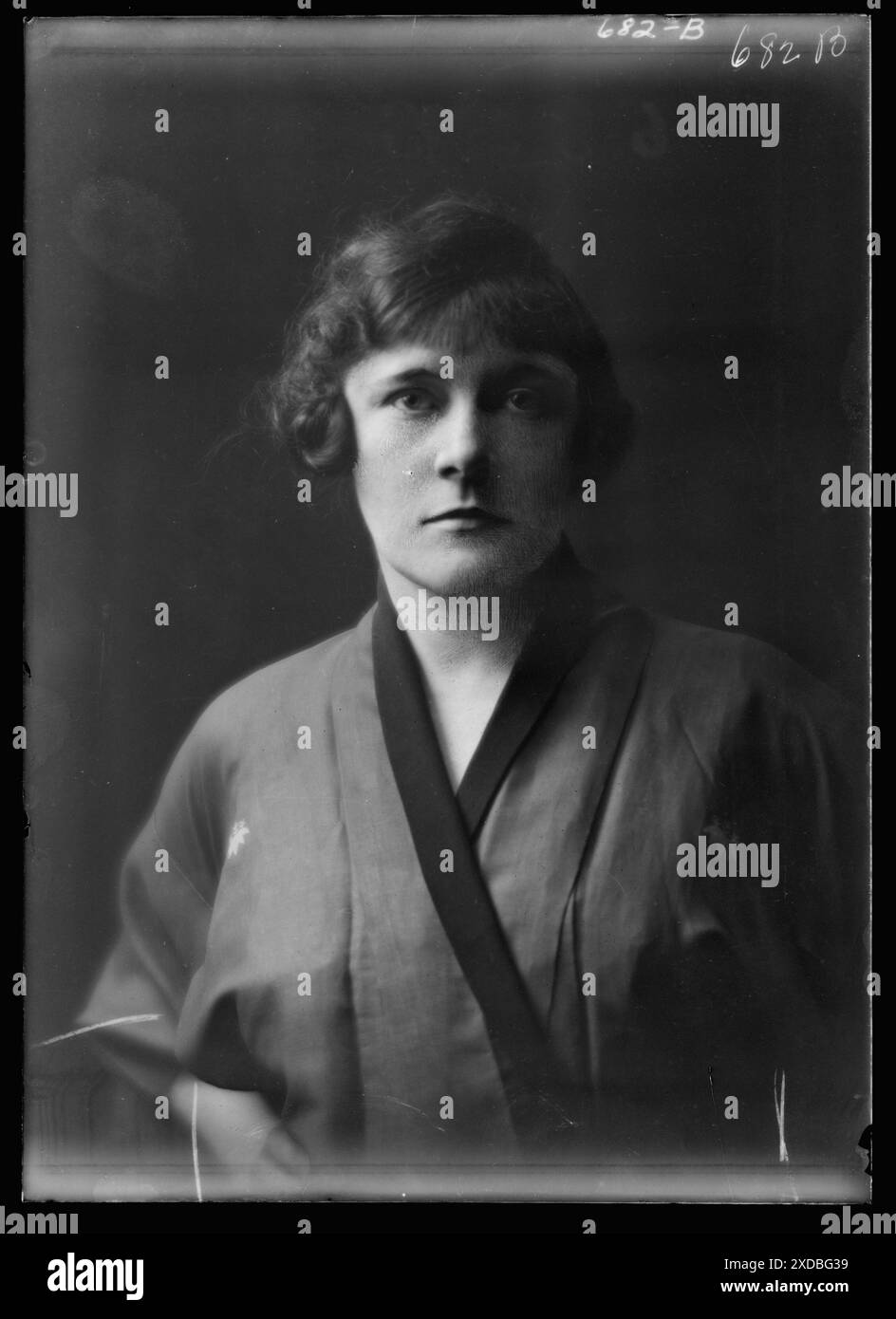 Smith, Clarence E., Mrs., portrait photograph. Genthe photograph ...