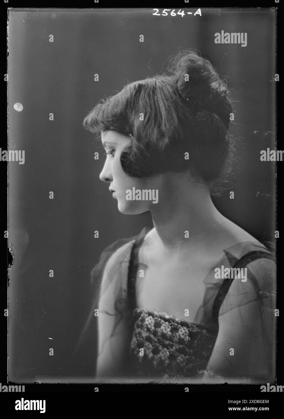Lharine, Josephine, Miss, portrait photograph. Genthe photograph ...