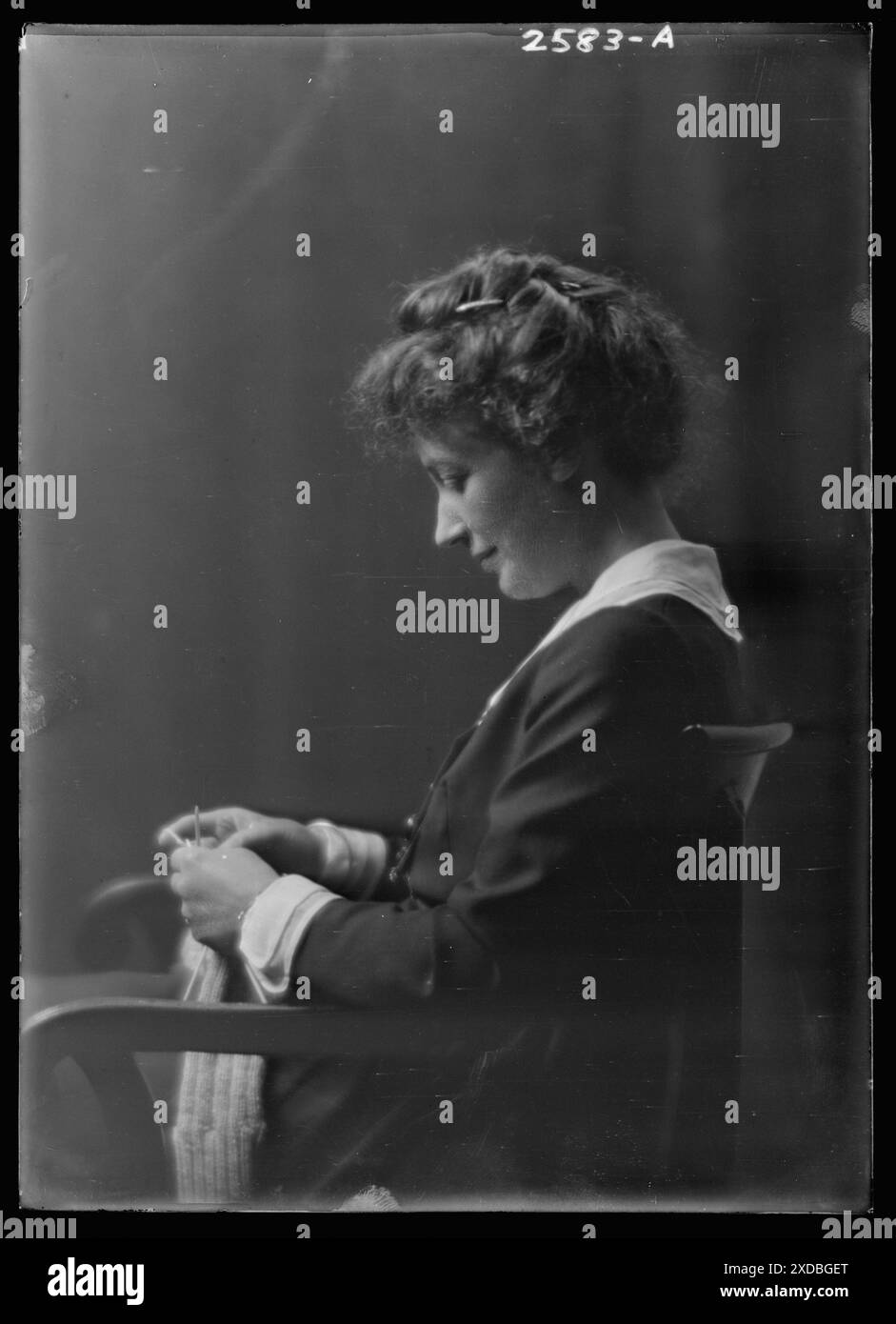 Smith, E. Terry, Mrs. (Miss Ethel Walker), portrait photograph. Genthe ...