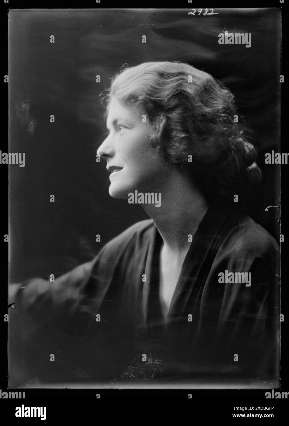Balfour, Mary, Miss, portrait photograph. Genthe photograph collection ...