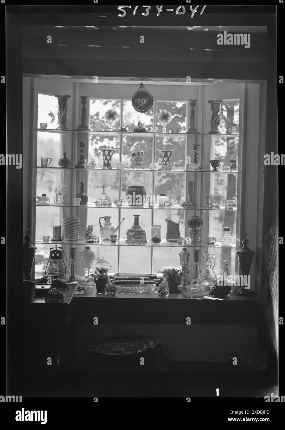 DeLamar, Alice, Miss, house window display. Genthe photograph ...