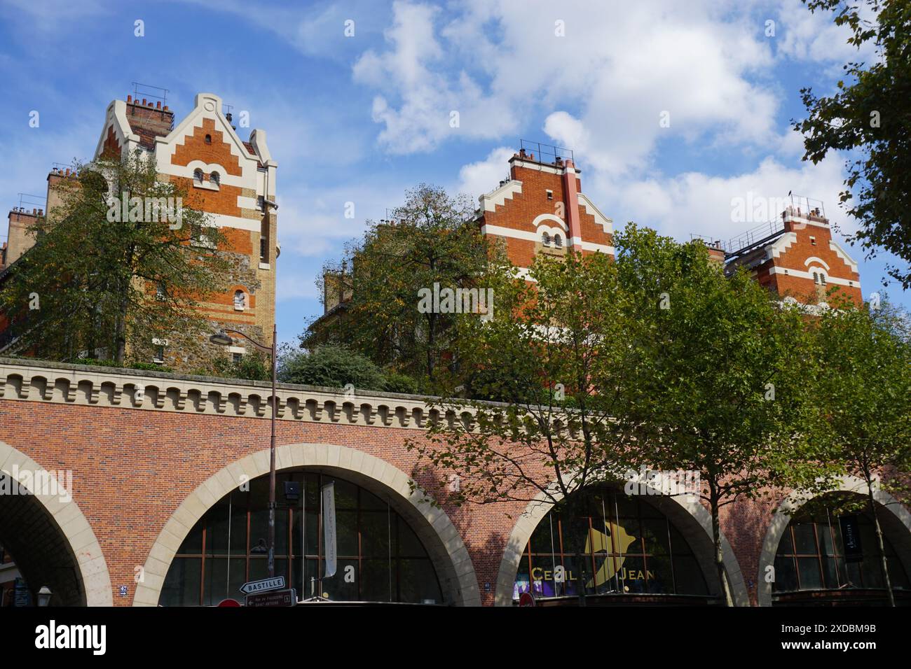 colorful buildings in Paris France with red bricks Stock Photo - Alamy