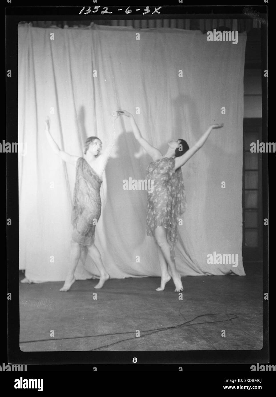 Elizabeth Duncan dancers and children. Genthe photograph collection ...