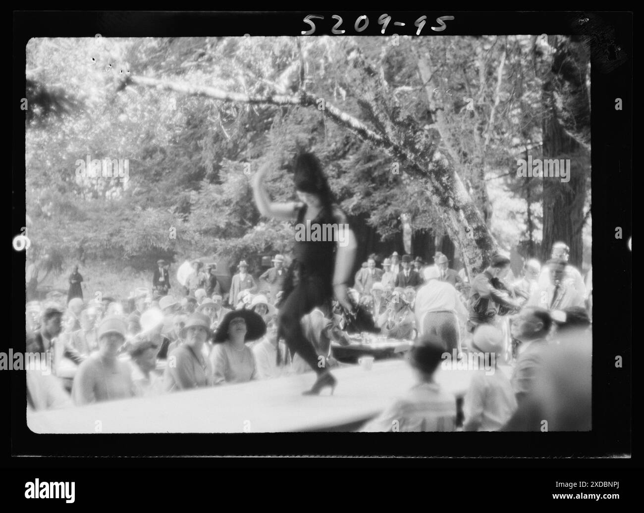 Moore, George Gordon, barbecue. Genthe photograph collection Stock ...