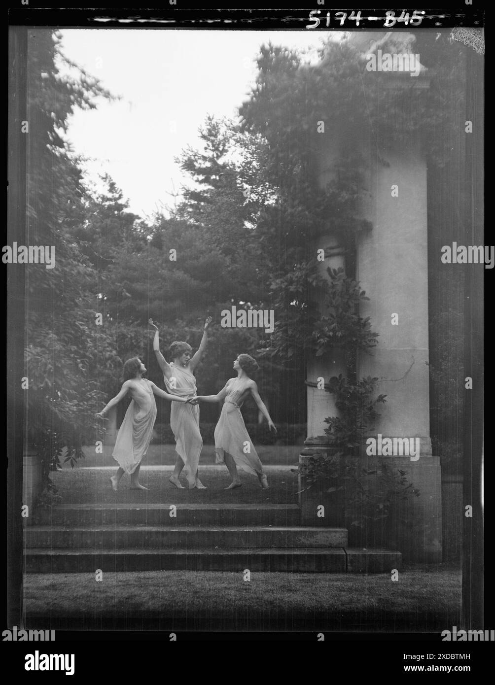 Denishawn school of dancing hi-res stock photography and images - Alamy