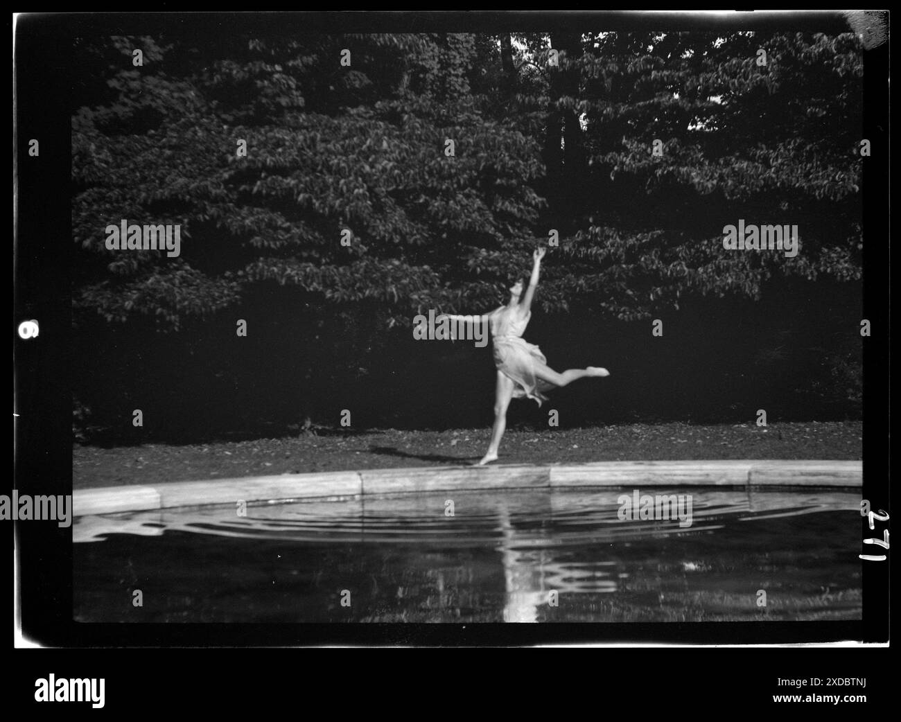 Traditional dance poses Black and White Stock Photos & Images - Alamy