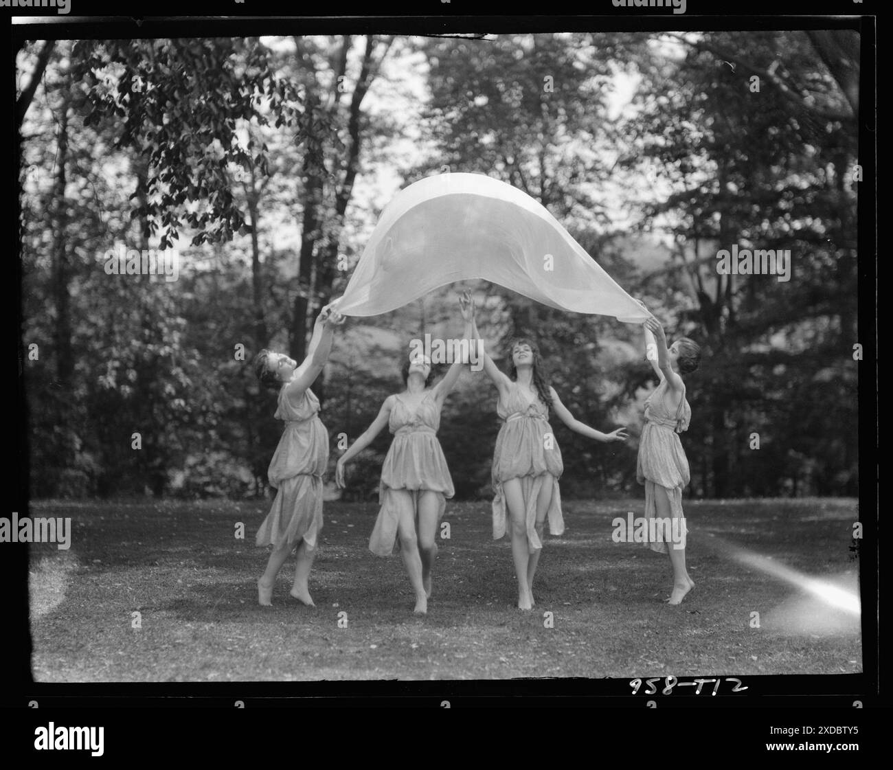 Isadora Duncan dancers. Genthe photograph collection Stock Photo - Alamy