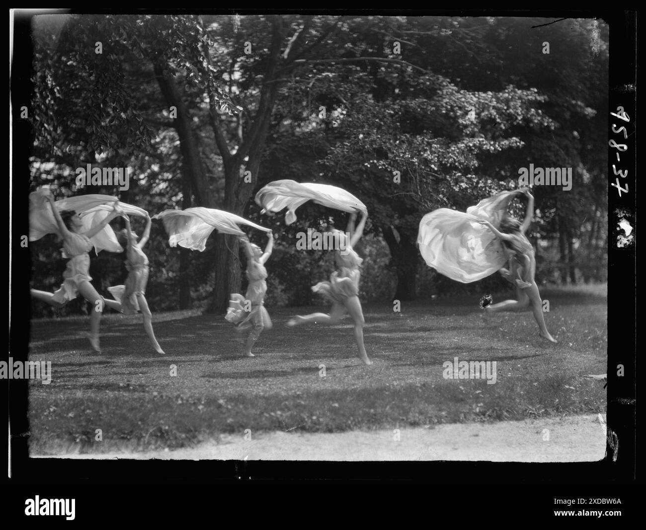 Isadora Duncan dancers. Genthe photograph collection Stock Photo - Alamy