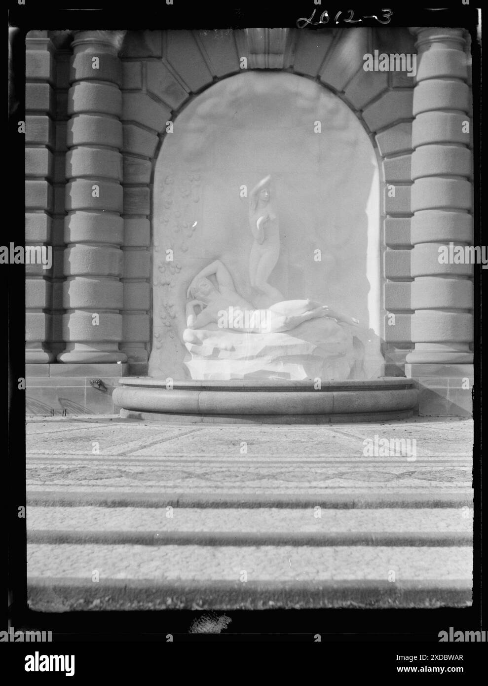 Fountain and sculpture in the gardens at Kijkuit, John D. Rockefeller's ...