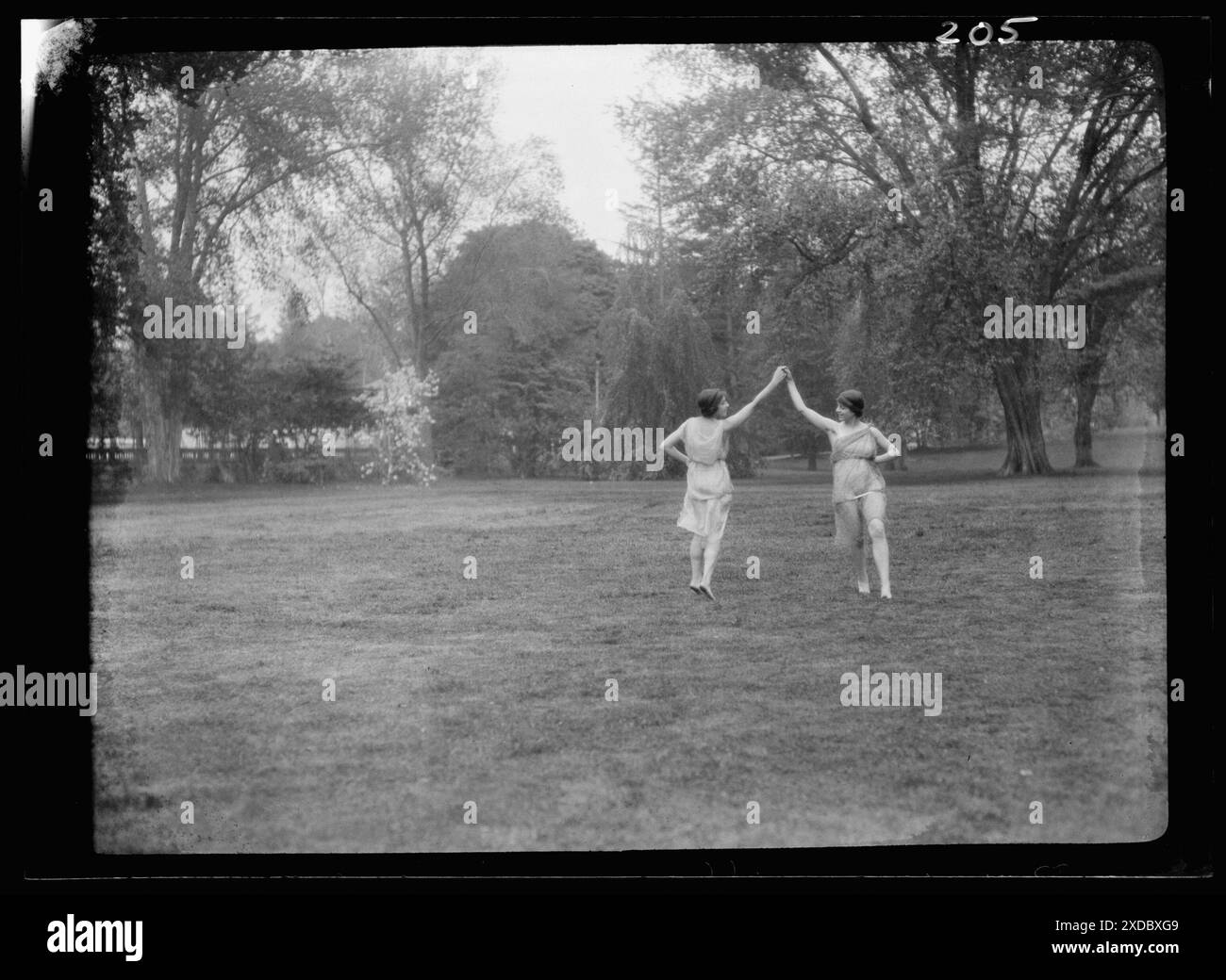 Elizabeth Duncan dancers. Genthe photograph collection Stock Photo - Alamy