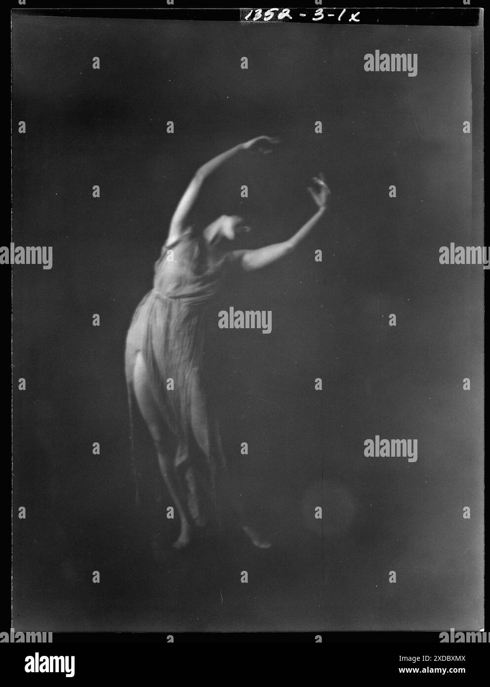 Elizabeth Duncan dancers and children. Genthe photograph collection ...