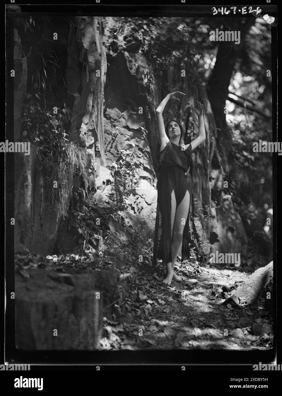 Tonetti, Miss, at Sneding's Landing. Genthe photograph collection Stock ...