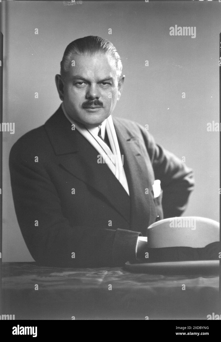 Norris, Charles G., Mr., portrait photograph. Genthe photograph ...