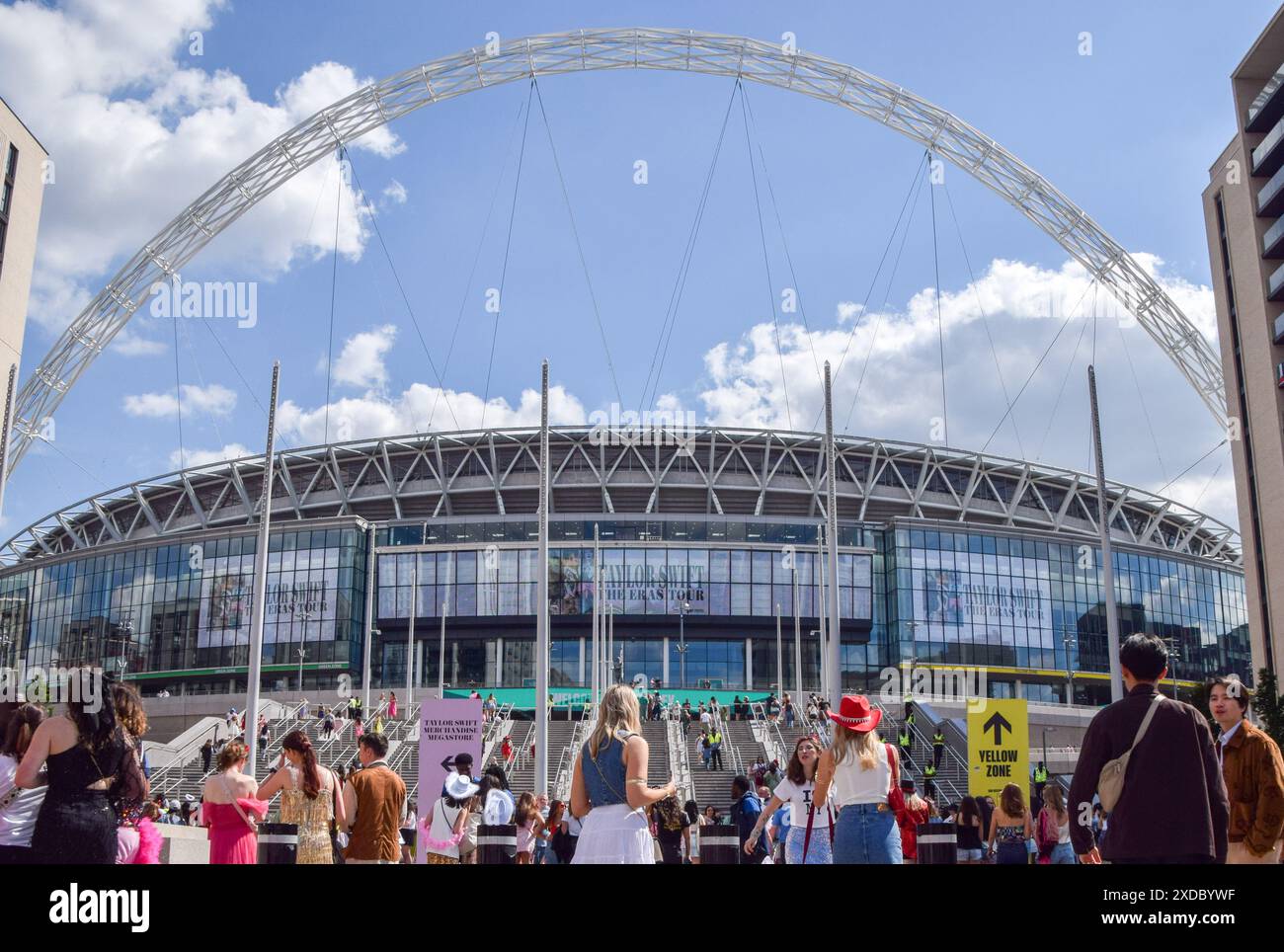 Taylor swift eras tour hi-res stock photography and images - Alamy