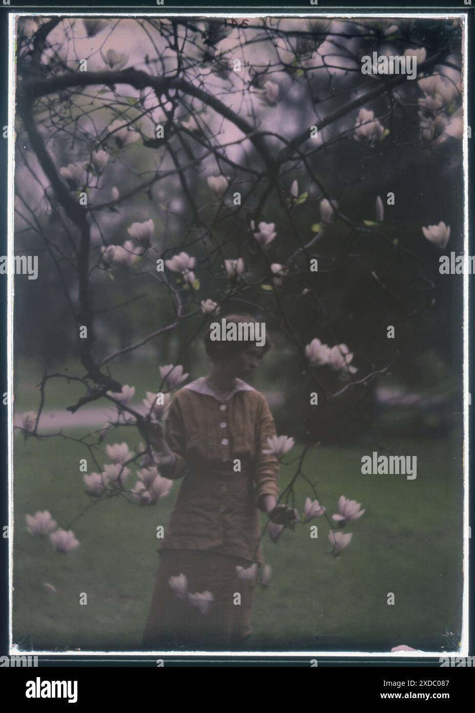 Edna St. Vincent Millay at Mitchell Kennerley's house in Mamaroneck ...