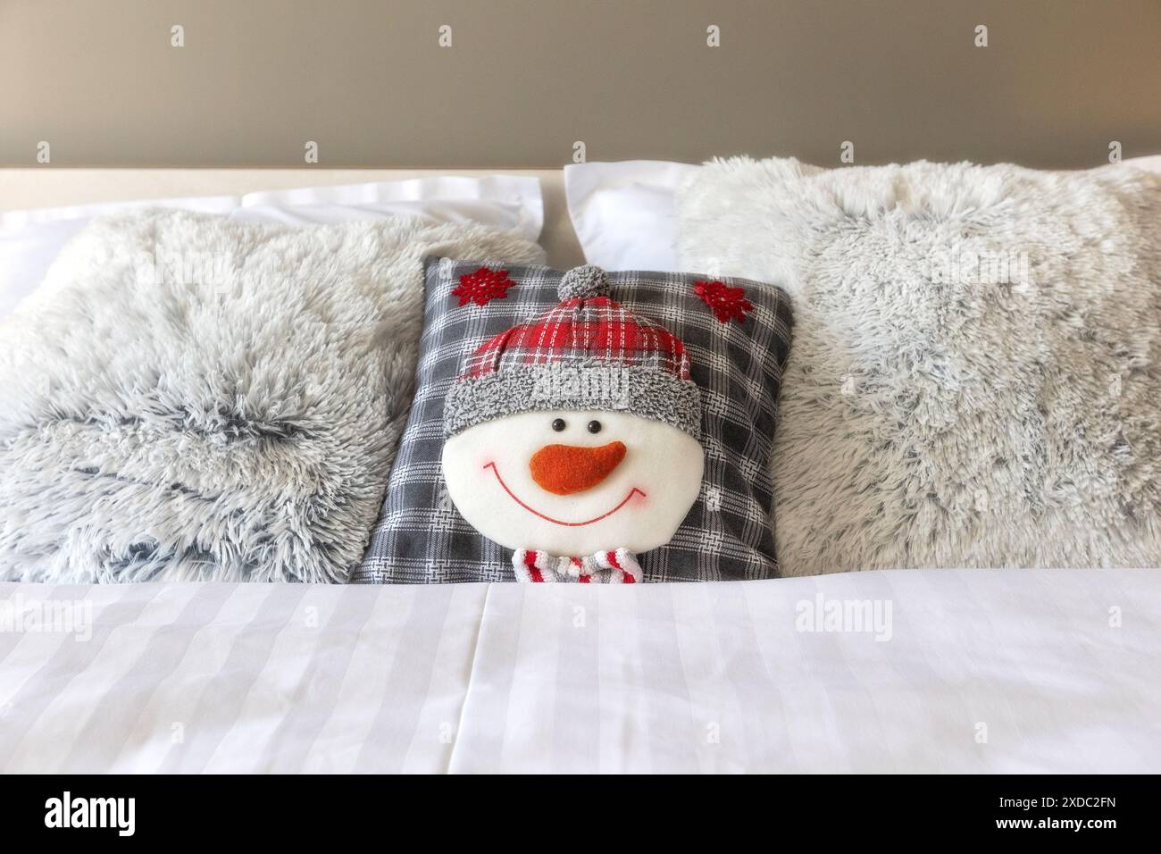 Decorated bedroom christmas holidays hi-res stock photography and ...